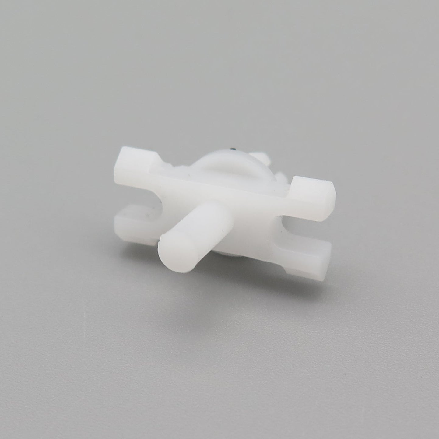 BMW E46 Trim Clips for Roof Rain Gutter Plastic Moulding Trims 5113820 ...