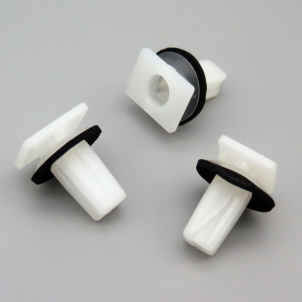 Bumper Mounting Fastener, Hyundai 86625-1E000 — VehicleClips