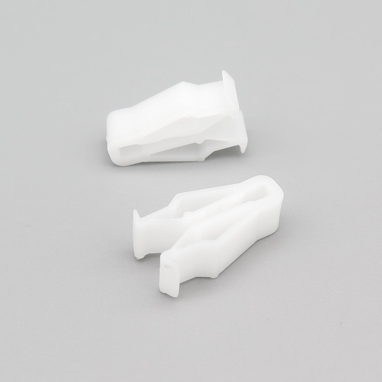 Dashboard & Centre Console Fascia Trim Clip, Kia 847472L000 — VehicleClips