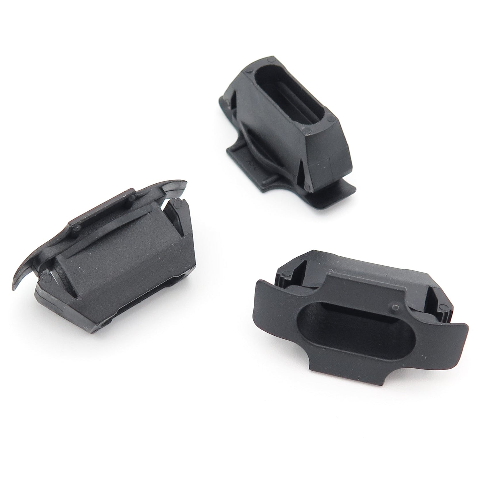 Front Grille Retainer Clips, Land Rover LR018173 — VehicleClips