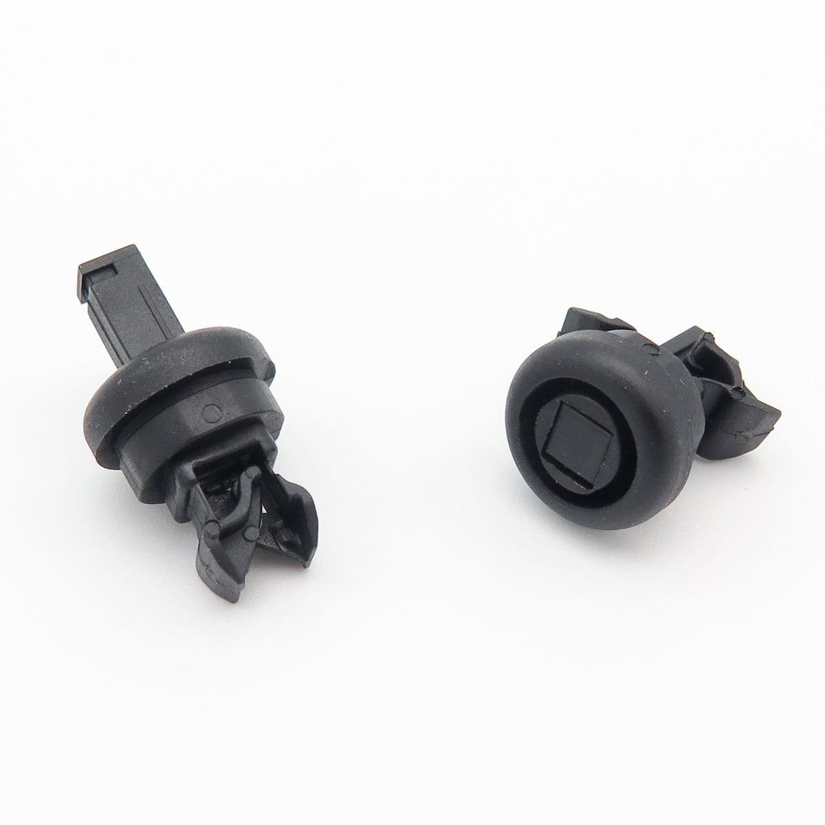 Parcel Shelf Hanger Clip, Renault 8200675047, 799651800R — VehicleClips
