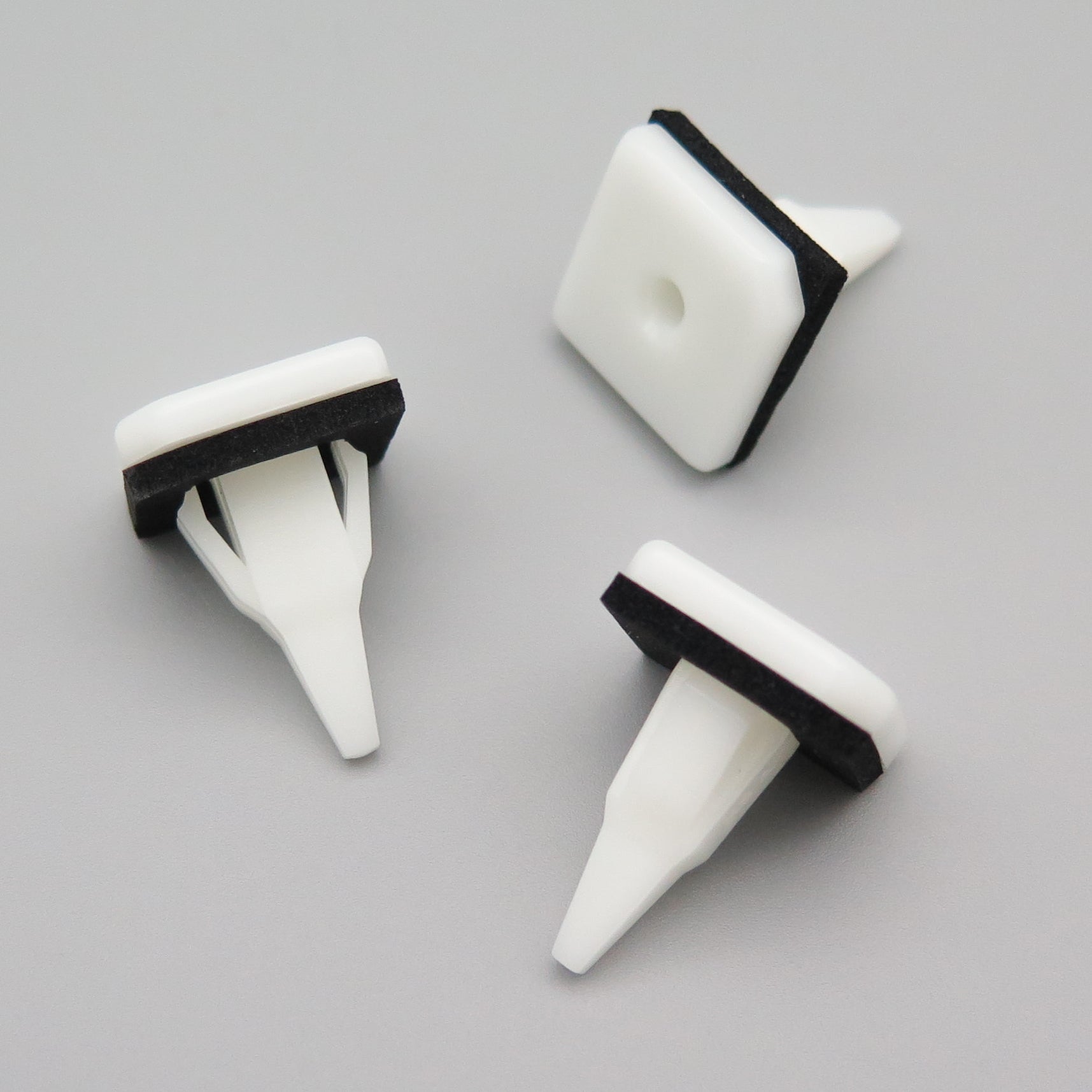 Exterior Sill Moulding & Side Skirt Trim Clips, Peugeot 682375 ...