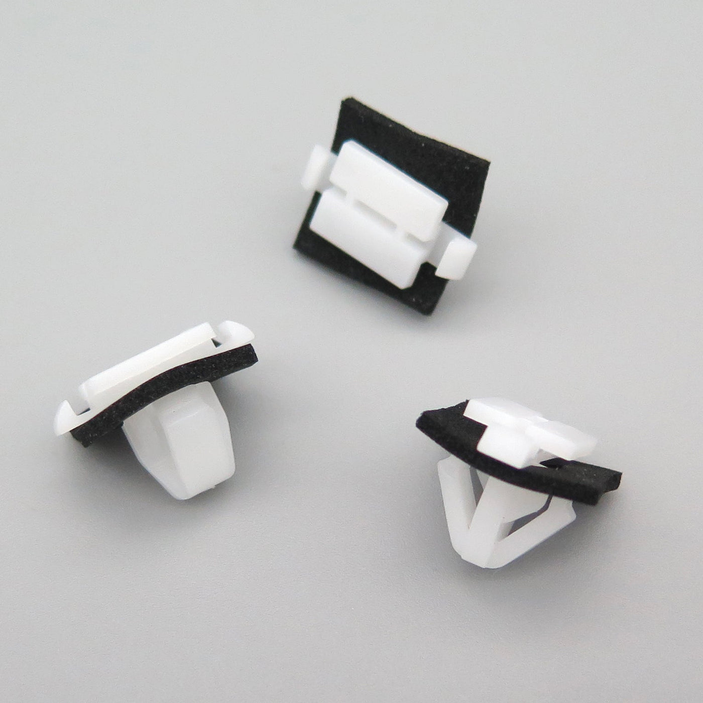 Exterior Trim Moulding Clips, Hyundai 877153K000 — VehicleClips