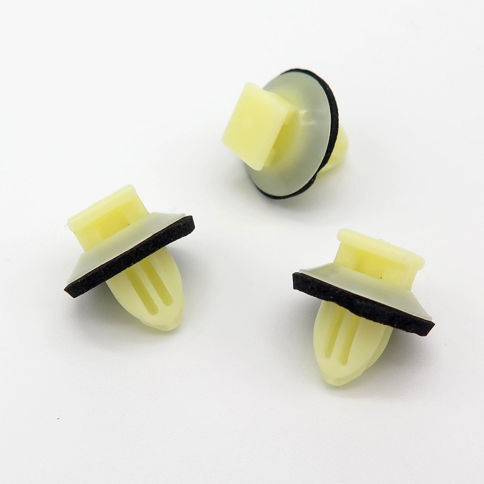 Exterior Trim Moulding Clips, Toyota 6295550010 — VehicleClips