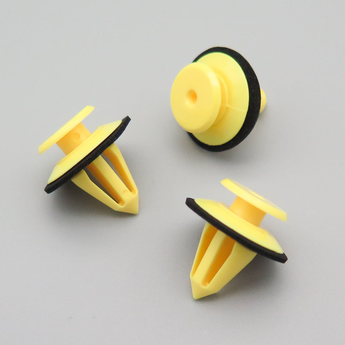 Exterior Windscreen A-Pillar Trim Clips- Land Rover DYC500020 ...