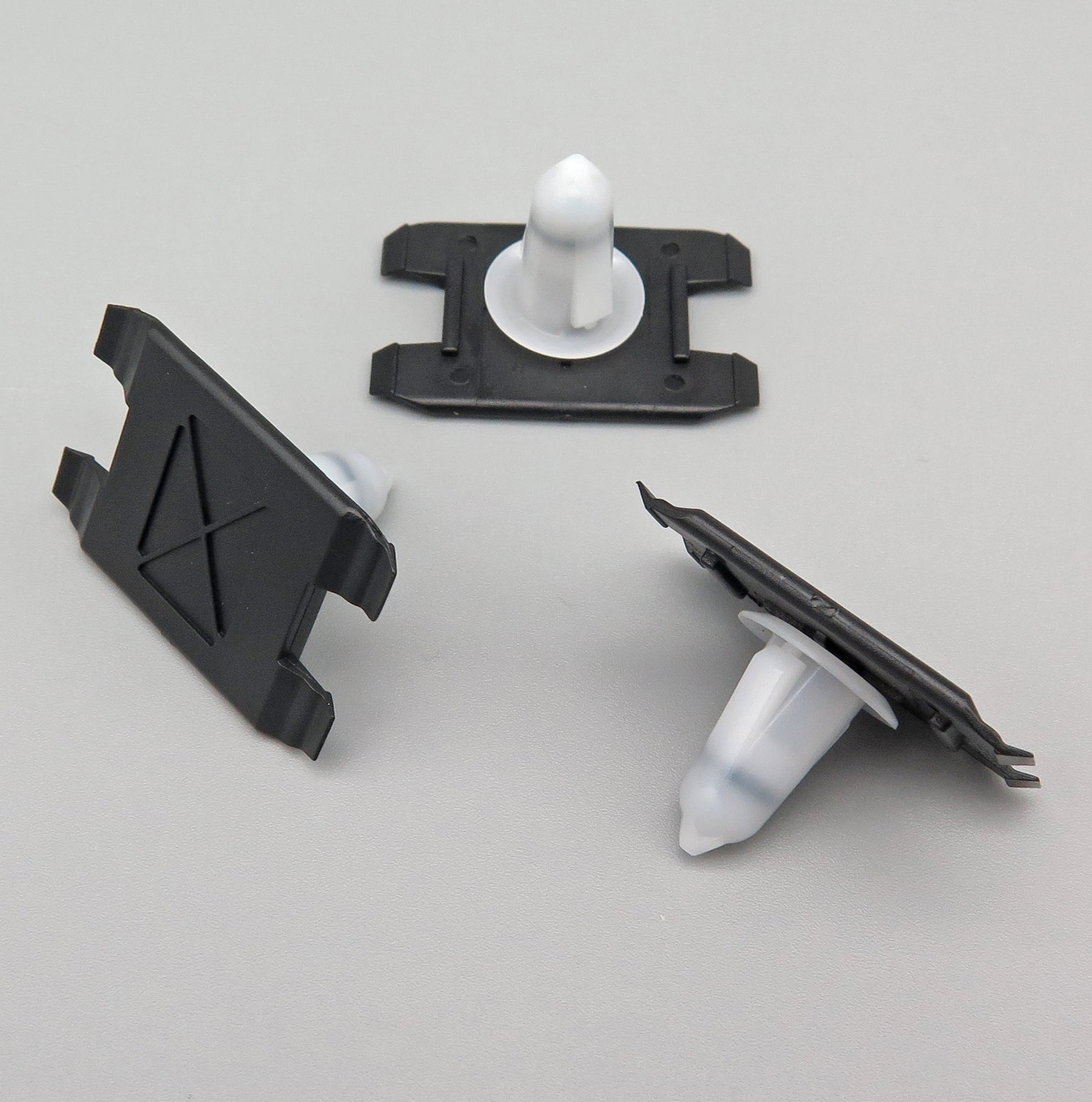 External Side Skirt & Trim Moulding Clips, BMW 51718259025 — VehicleClips