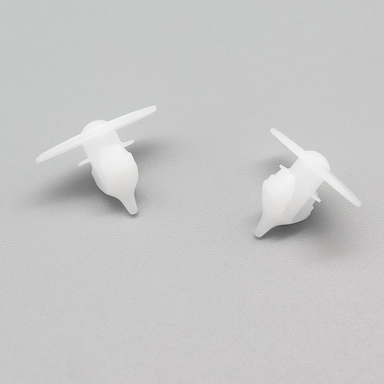 Front Door Rubber Weatherstrip Seal Clip, Volkswagen 7H0837485 ...