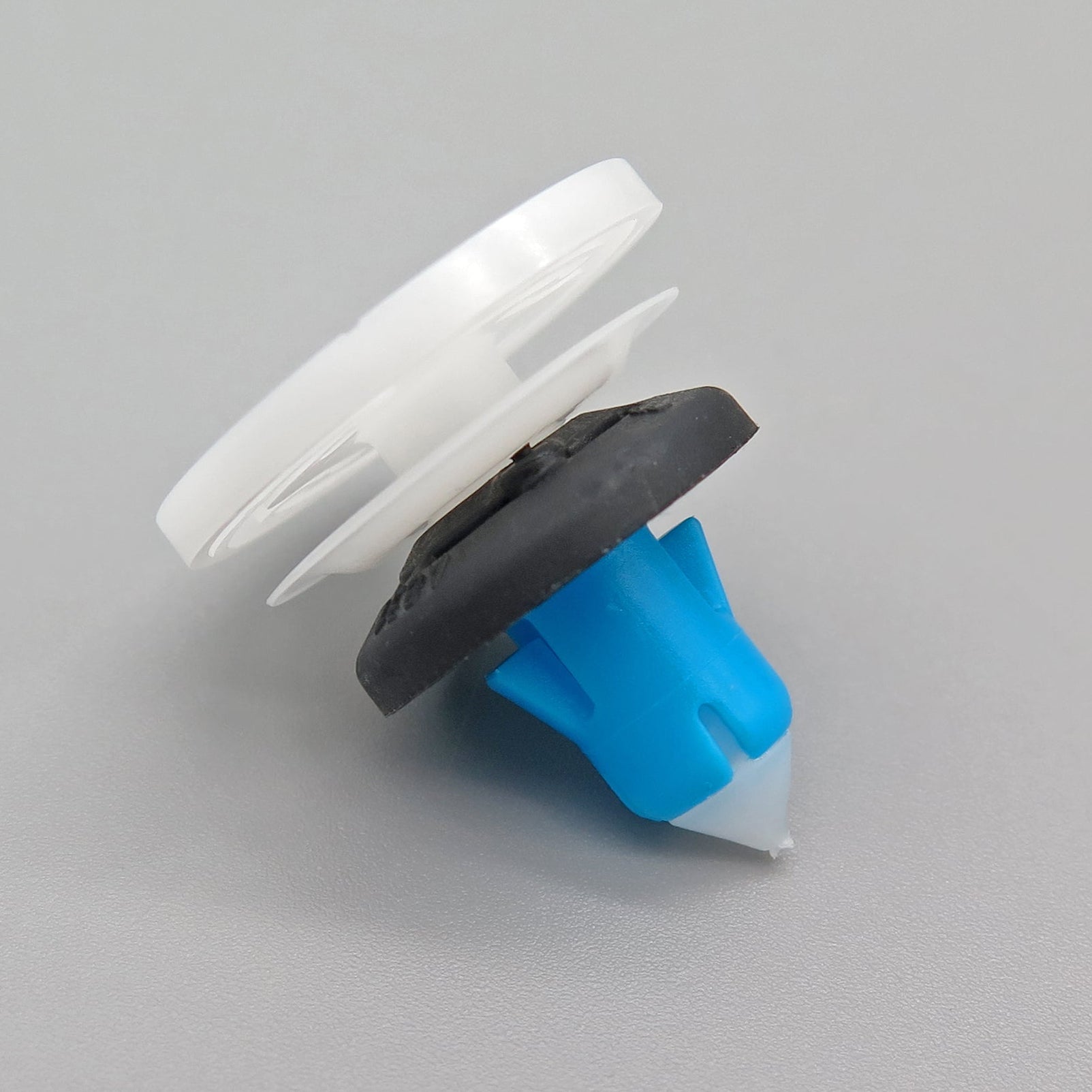 Front & Rear Door Card Clips, Alfa Romeo 6000626334 — VehicleClips