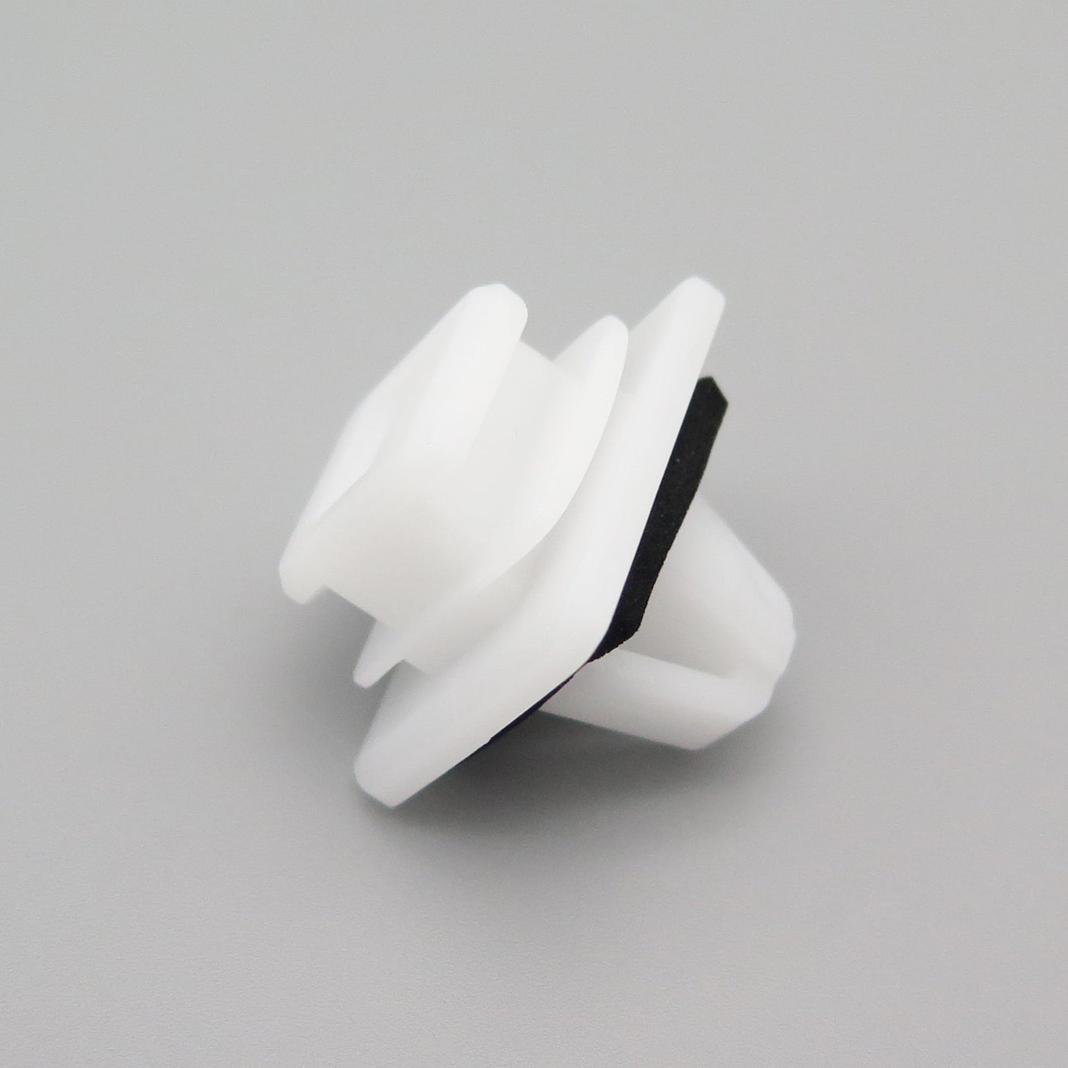 Honda CRV Plastic Clips for Tailgate / Rear Door Trim Moulding Clips 9 ...