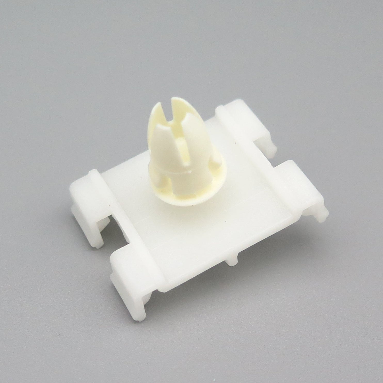 Side Moulding Trim Clip- Mercedes-Benz A0019888081 — VehicleClips